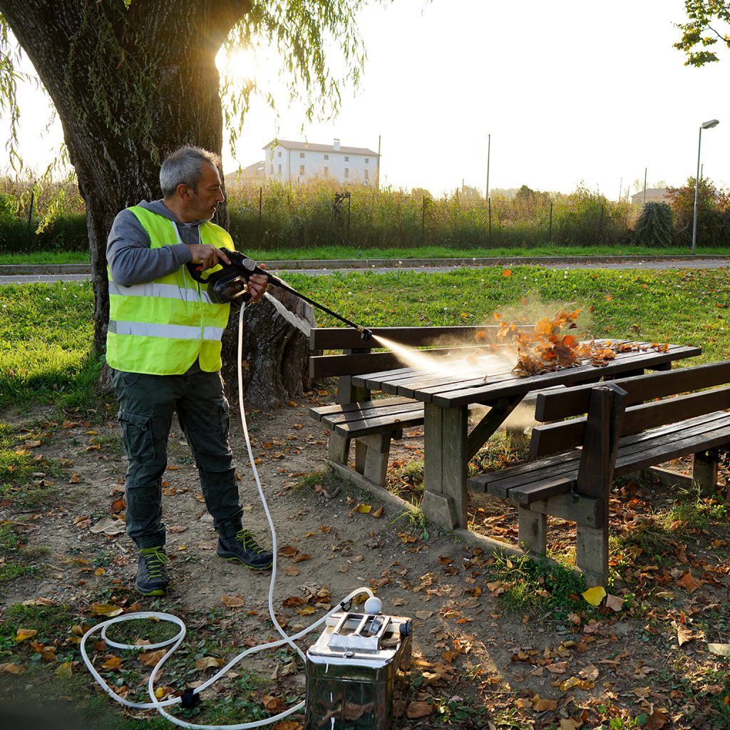 WORX 20V NITRO 220 L/H High-Flow Portable Pressure Washer - Brushless ...
